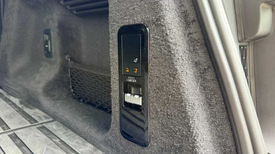 2025 Land Rover Range Rover Sport Pricing, Photos & Specs