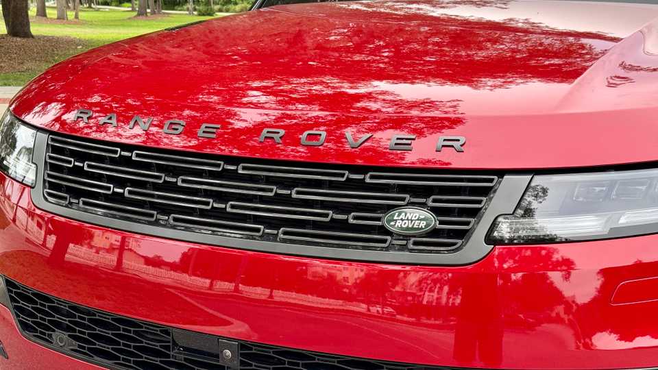 2025 Land Rover Range Rover Sport Pricing, Photos & Specs