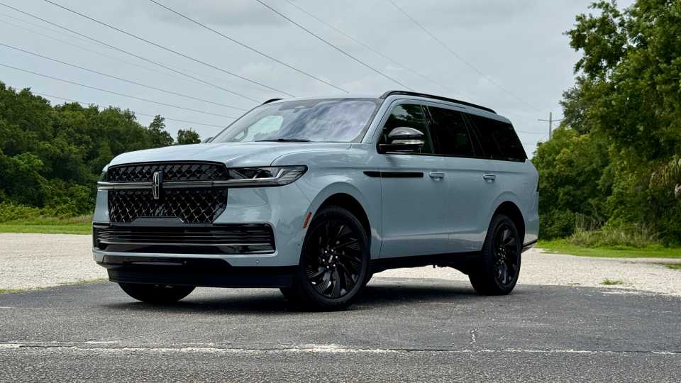 2025 Lincoln Navigator Pricing, Photos & Specs
