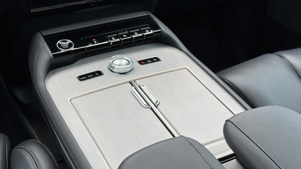 2025 Lincoln Navigator Pricing, Photos & Specs