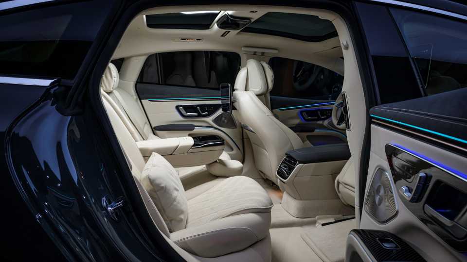 2025 Mercedes-Benz EQS Sedan Pricing, Photos & Specs
