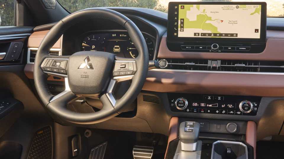 2025 Mitsubishi Outlander Pricing, Photos & Specs