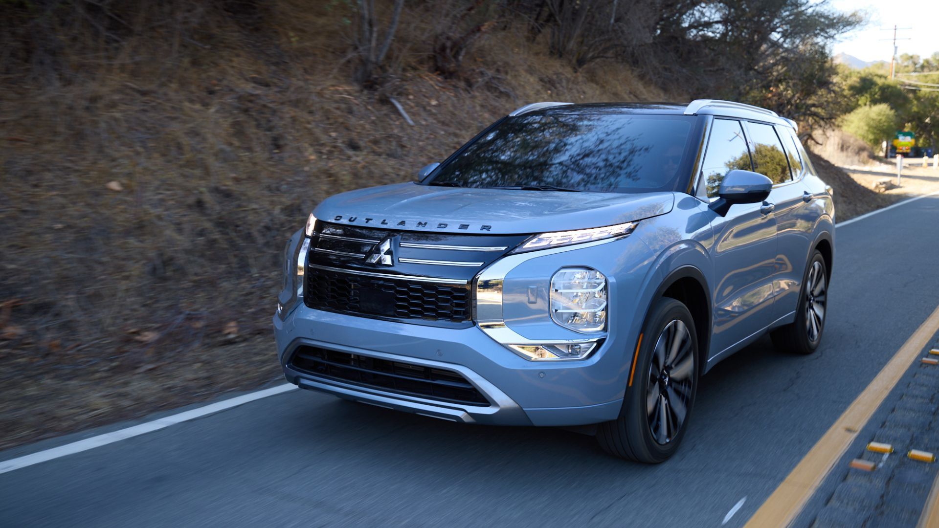 2025 Mitsubishi Outlander Pricing, Photos & Specs