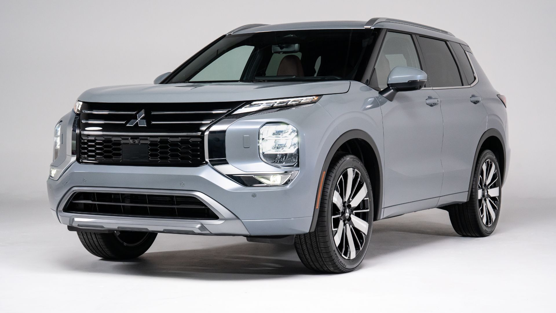 2025 Mitsubishi Outlander Pricing, Photos & Specs