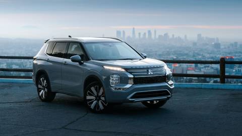 2025 Mitsubishi Outlander Pricing, Photos & Specs