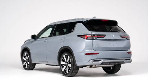 2025 Mitsubishi Outlander Pricing, Photos & Specs