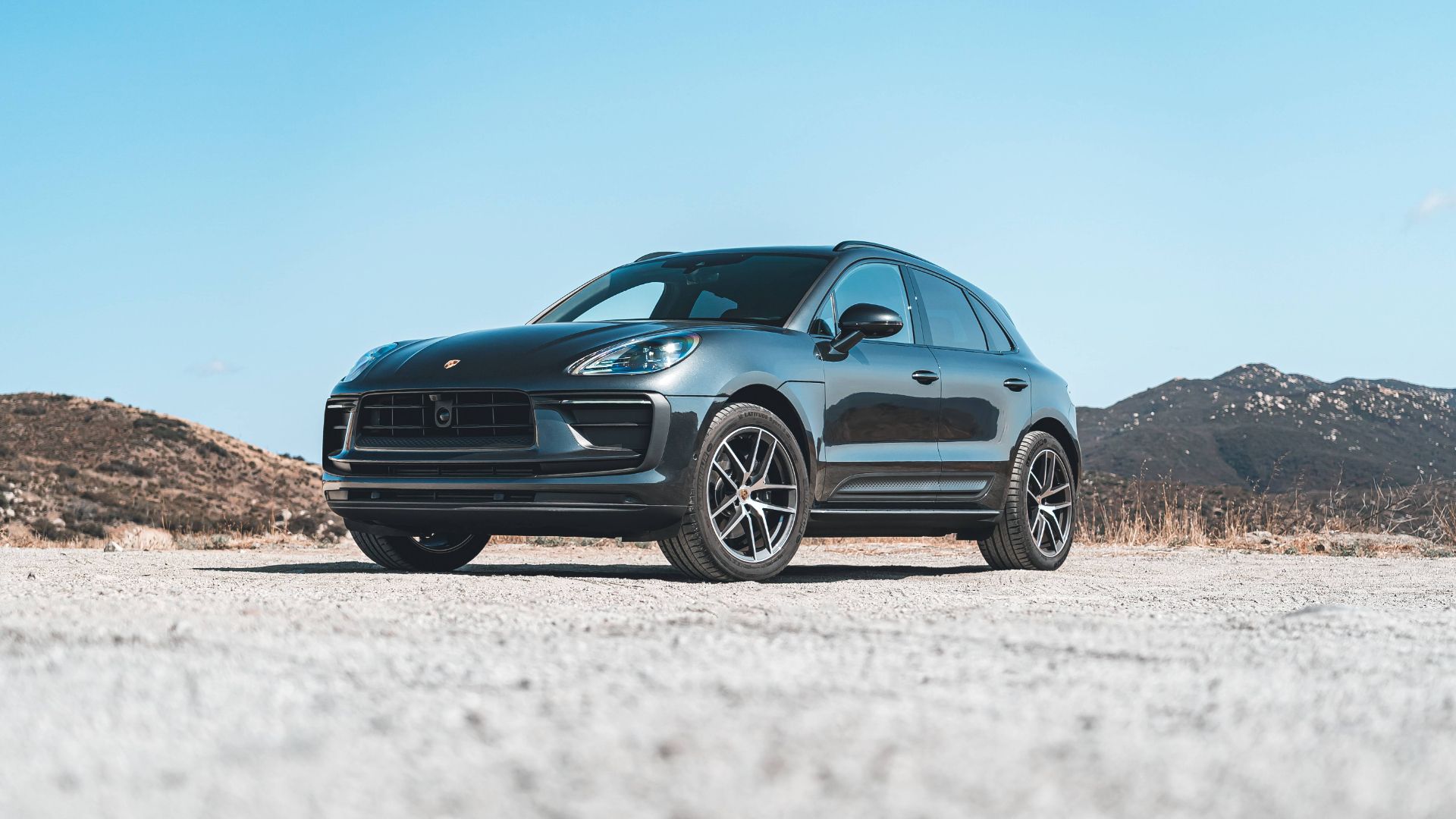 2025 Porsche Macan Pricing, Photos & Specs