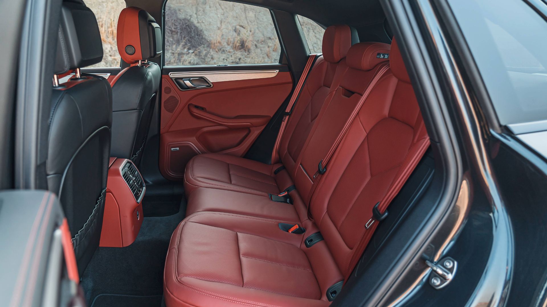 2026 Porsche Macan Pricing, Photos & Specs