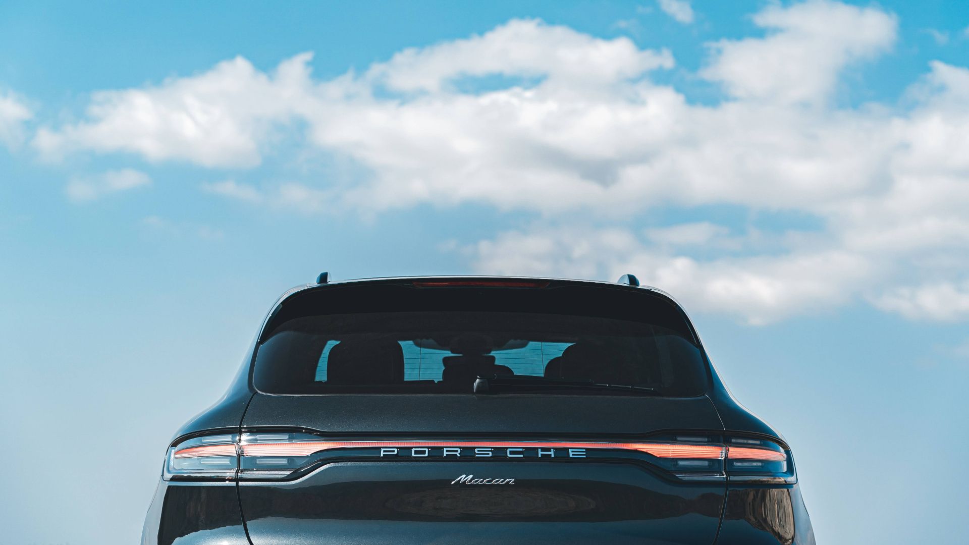 2025 Porsche Macan Pricing, Photos & Specs