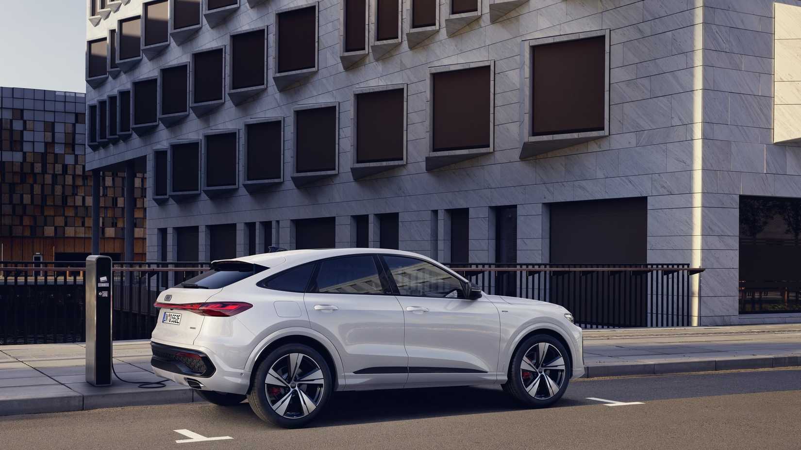 2026 Audi Q5 e-hybrid Revealed With 62-Mile Electric Range And Two ...