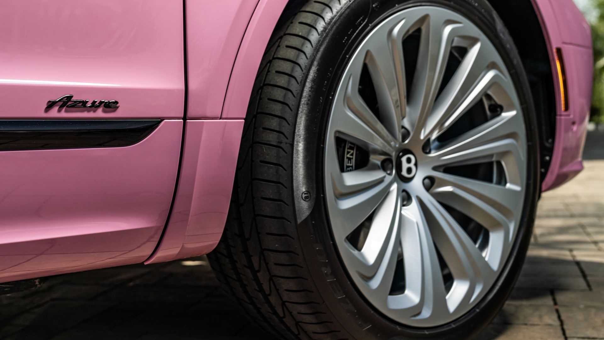 2025 Bentley Bentayga Pricing, Photos & Specs