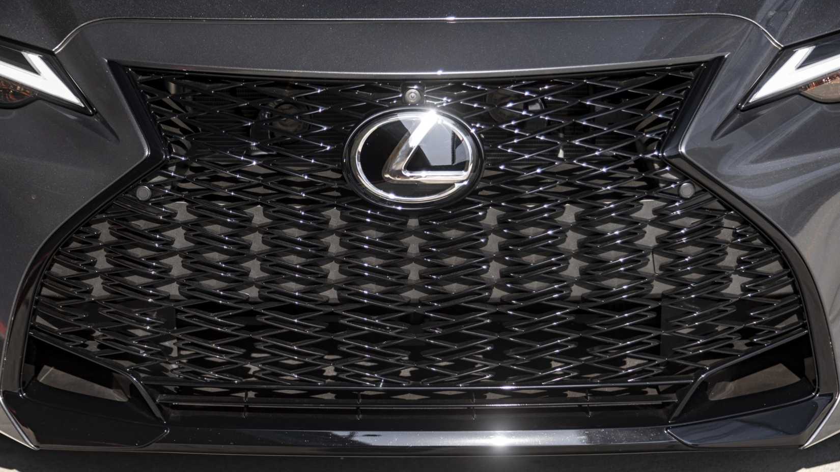 IS 300 vs. IS 350: The Real Difference Between Lexus IS Trims