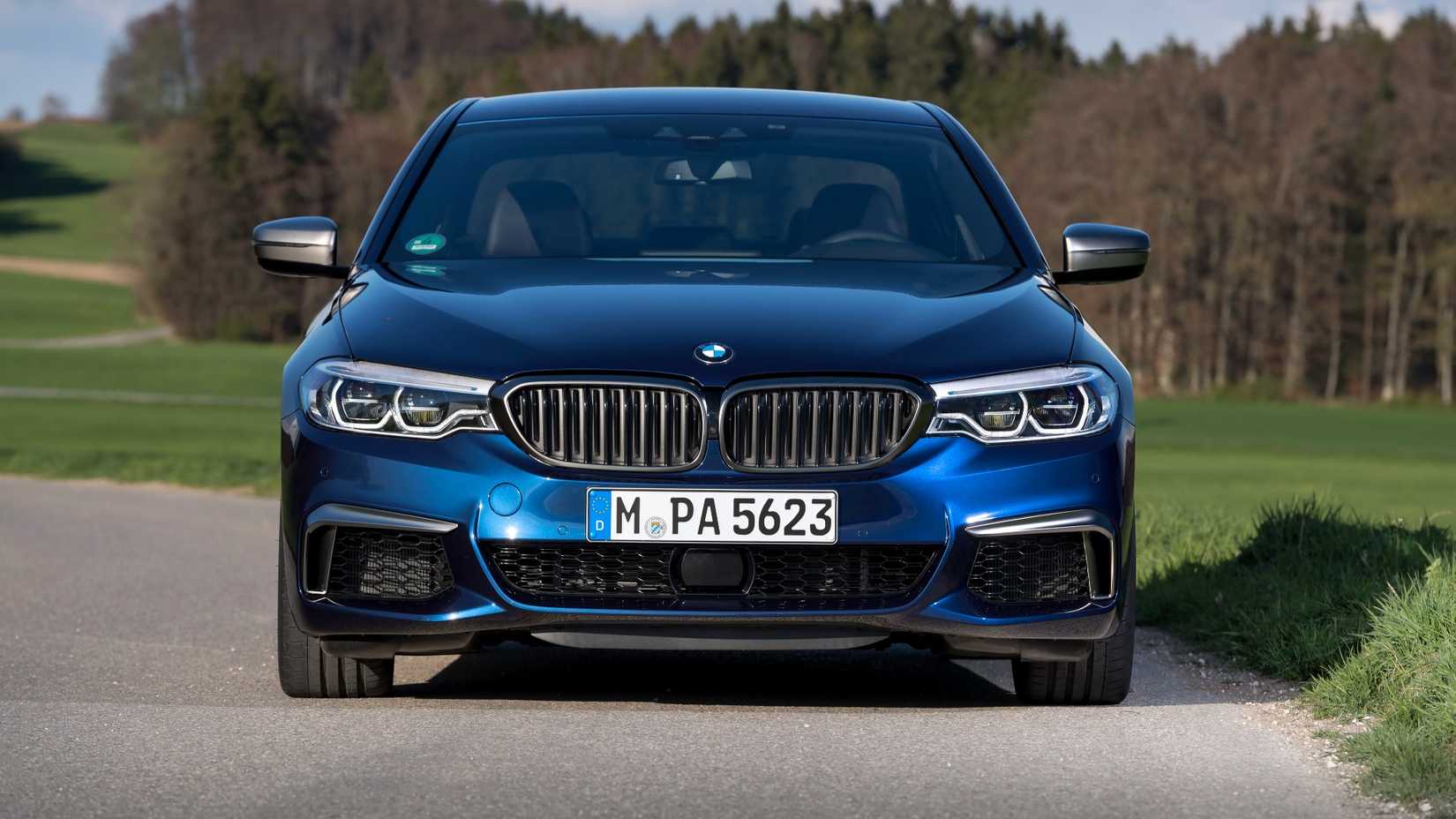 M550i vs M5: BMW Performance Sedans Compared