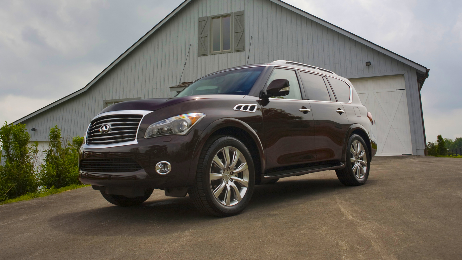 Infiniti's Ugliest V8 SUV Is Worth A Second Look Now That It's Worth ...