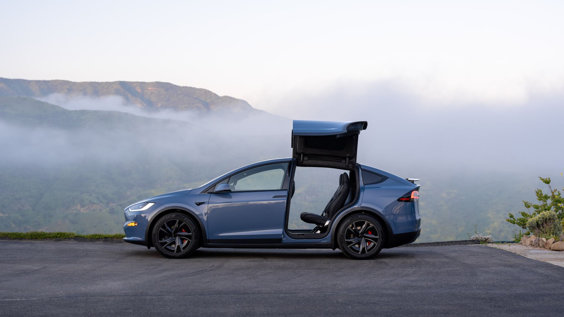 2025 Tesla Model X Pricing, Photos & Specs