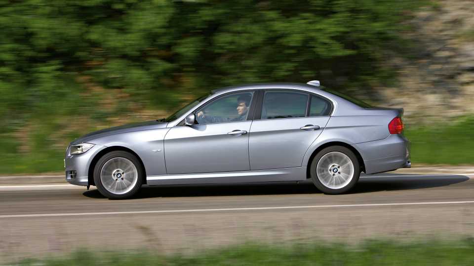2011 BMW 3 Series Sedan Pricing, Photos & Specs