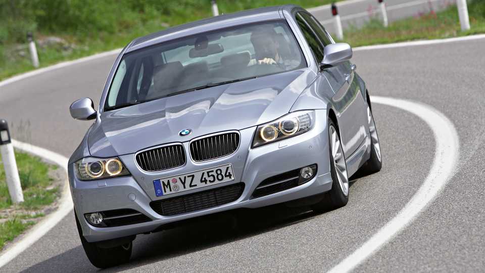 2011 BMW 3 Series Sedan Pricing, Photos & Specs