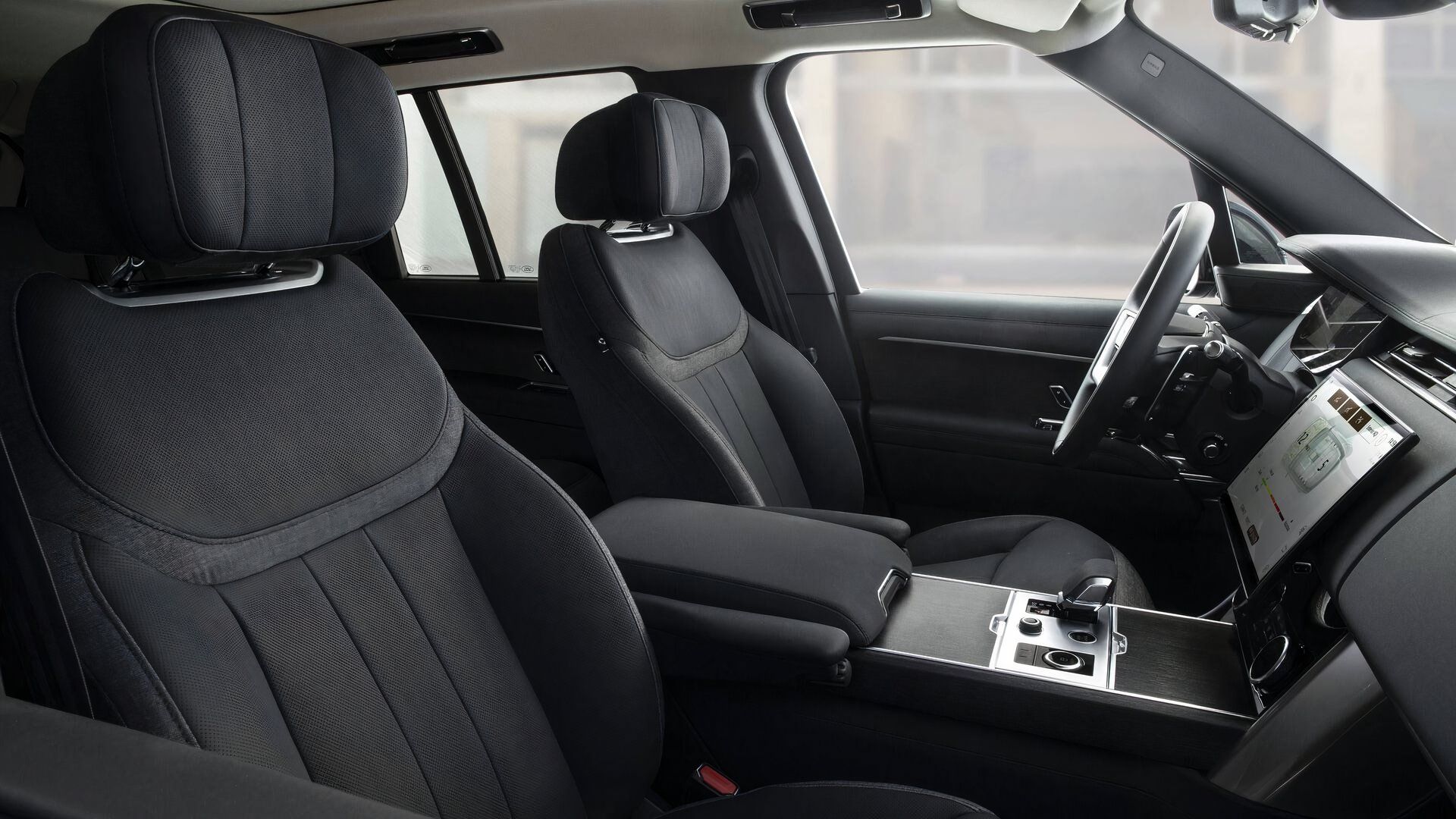 2025 Land Rover Range Rover Pricing, Photos & Specs