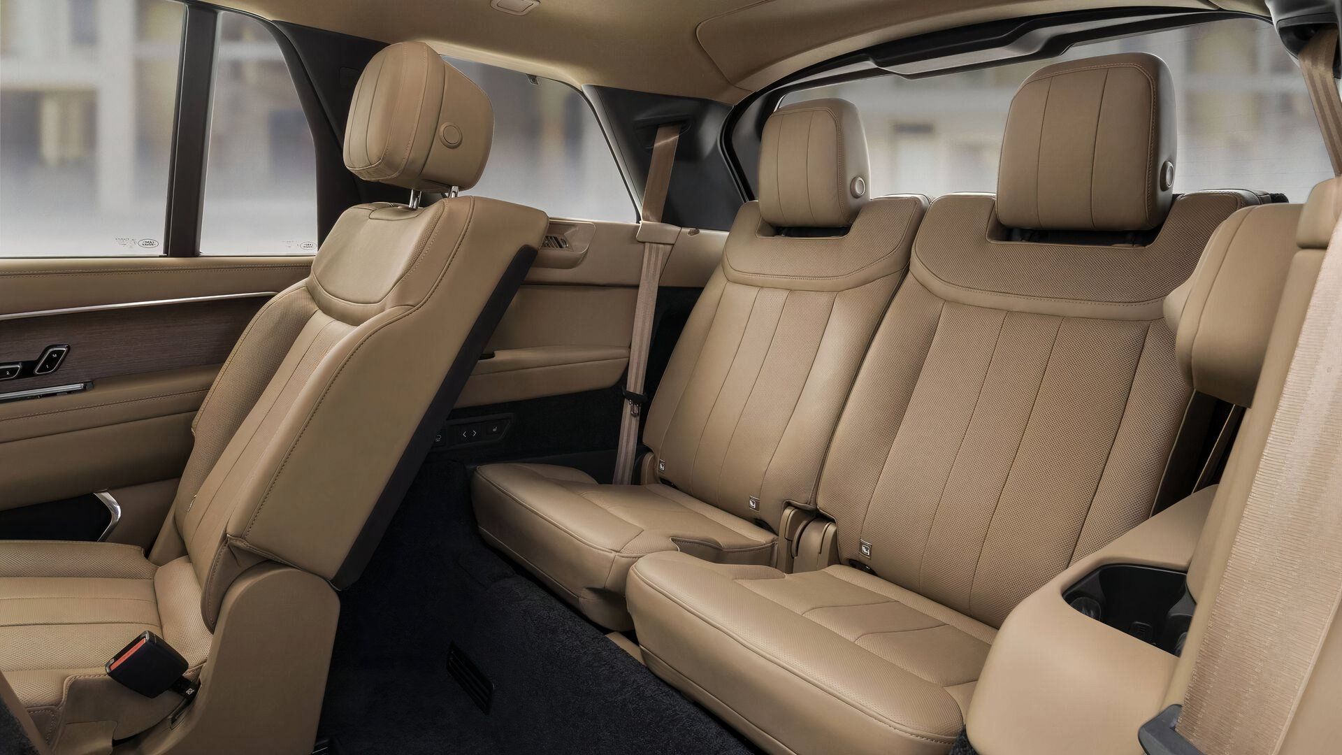 2025 Land Rover Range Rover Pricing, Photos & Specs