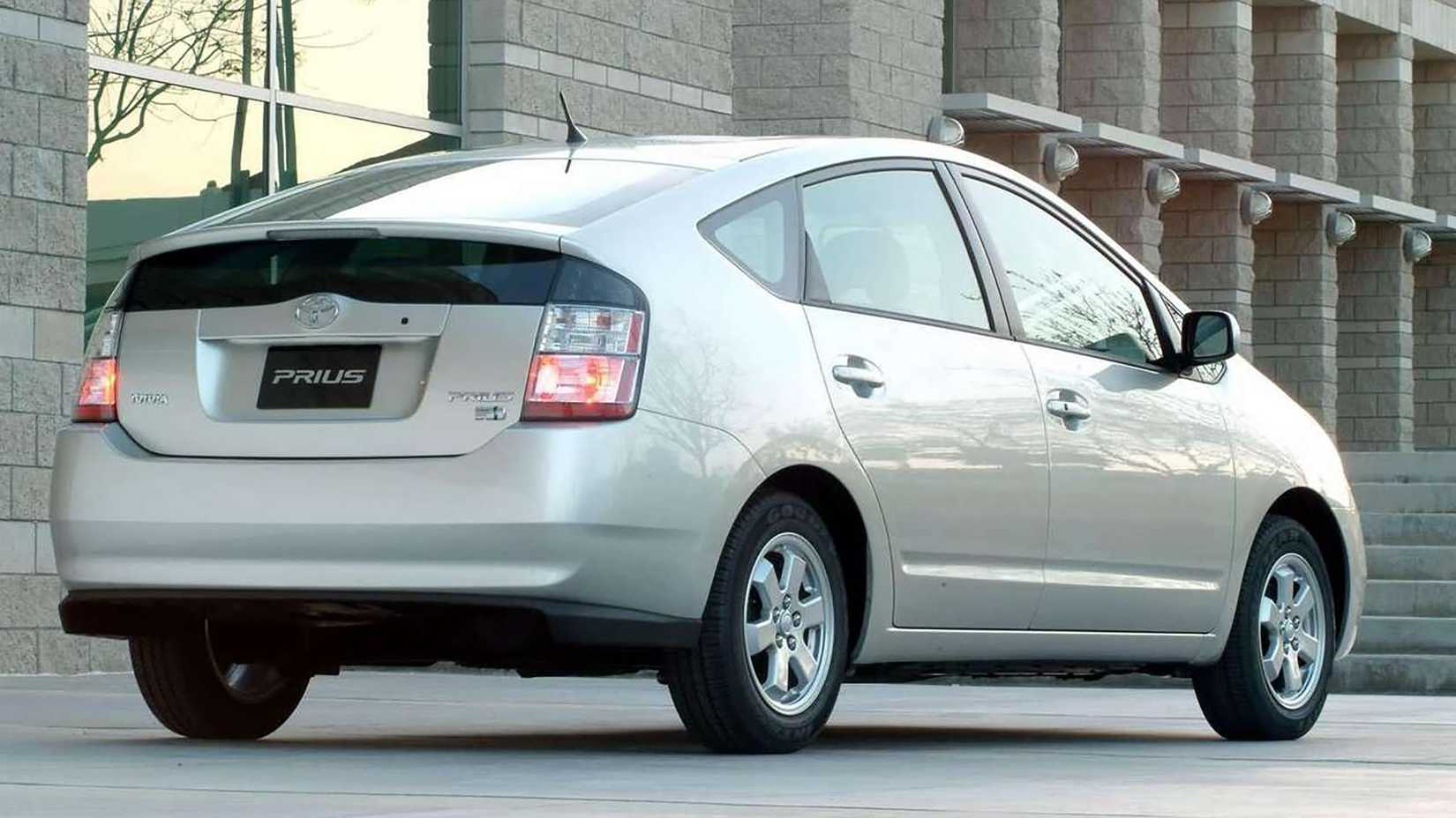 Our Guide To Buying A Used Toyota Prius Which Could Last 200,000 Miles ...