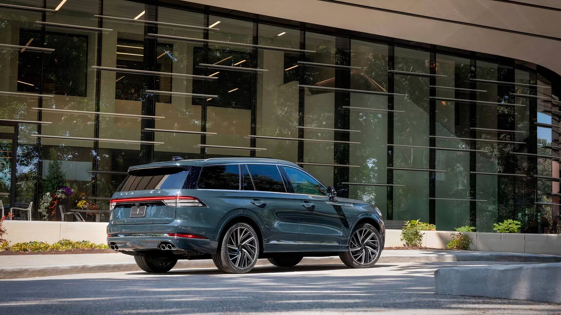 2025 Lincoln Aviator Pricing, Photos & Specs