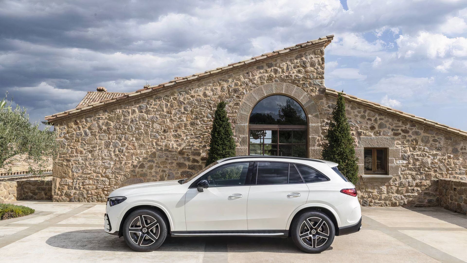 2025 Mercedes-Benz GLC-Class SUV Pricing, Photos & Specs