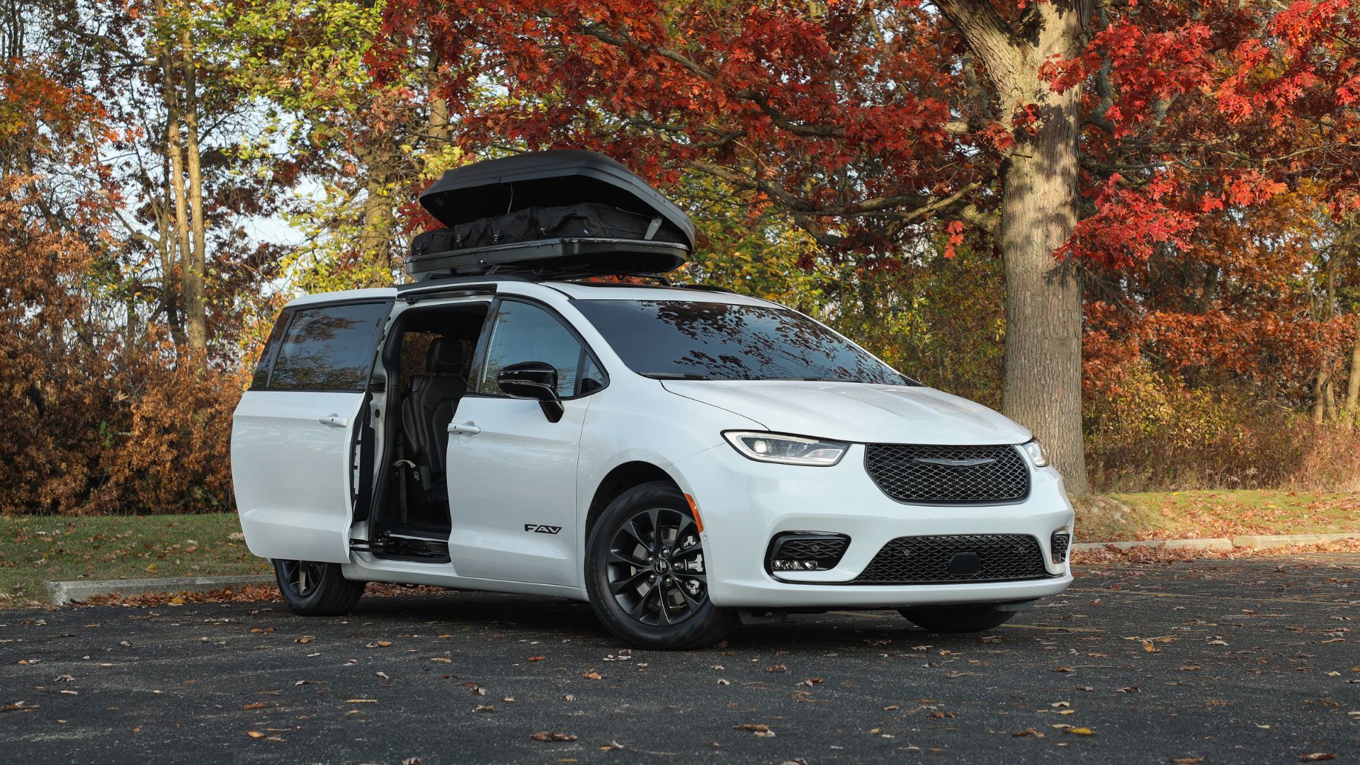 2024 Chrysler Pacifica Pricing, Photos & Specs