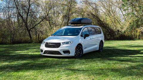 2026 Chrysler Pacifica Pricing, Photos & Specs