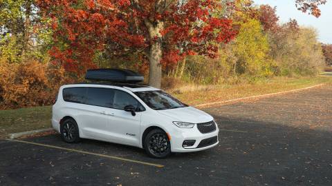 2026 Chrysler Pacifica Pricing, Photos & Specs