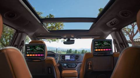 2026 Chrysler Pacifica Pricing, Photos & Specs