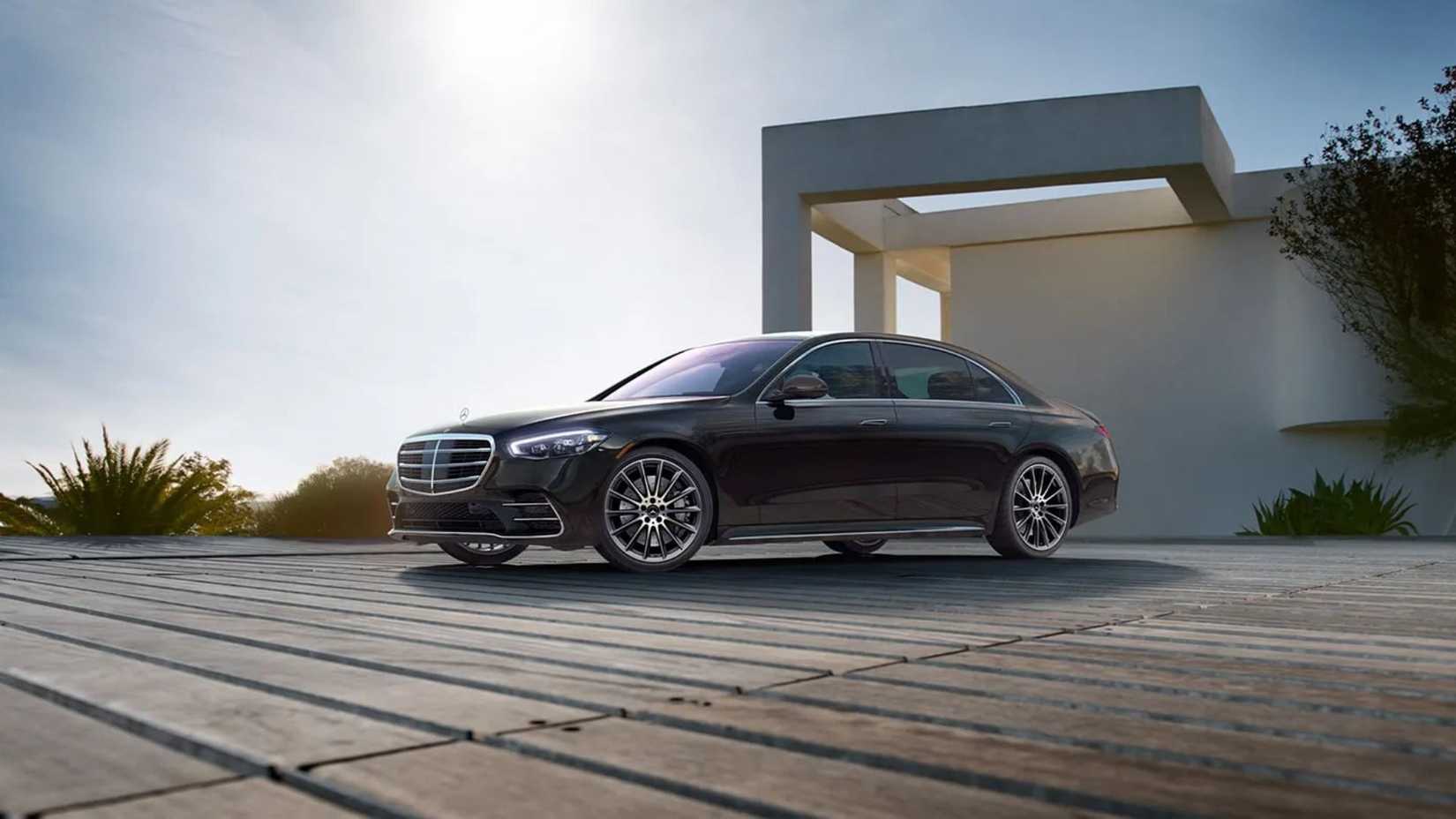 The Mercedes-Benz S-Class Has Lost Its Crown In The High-End Luxury ...