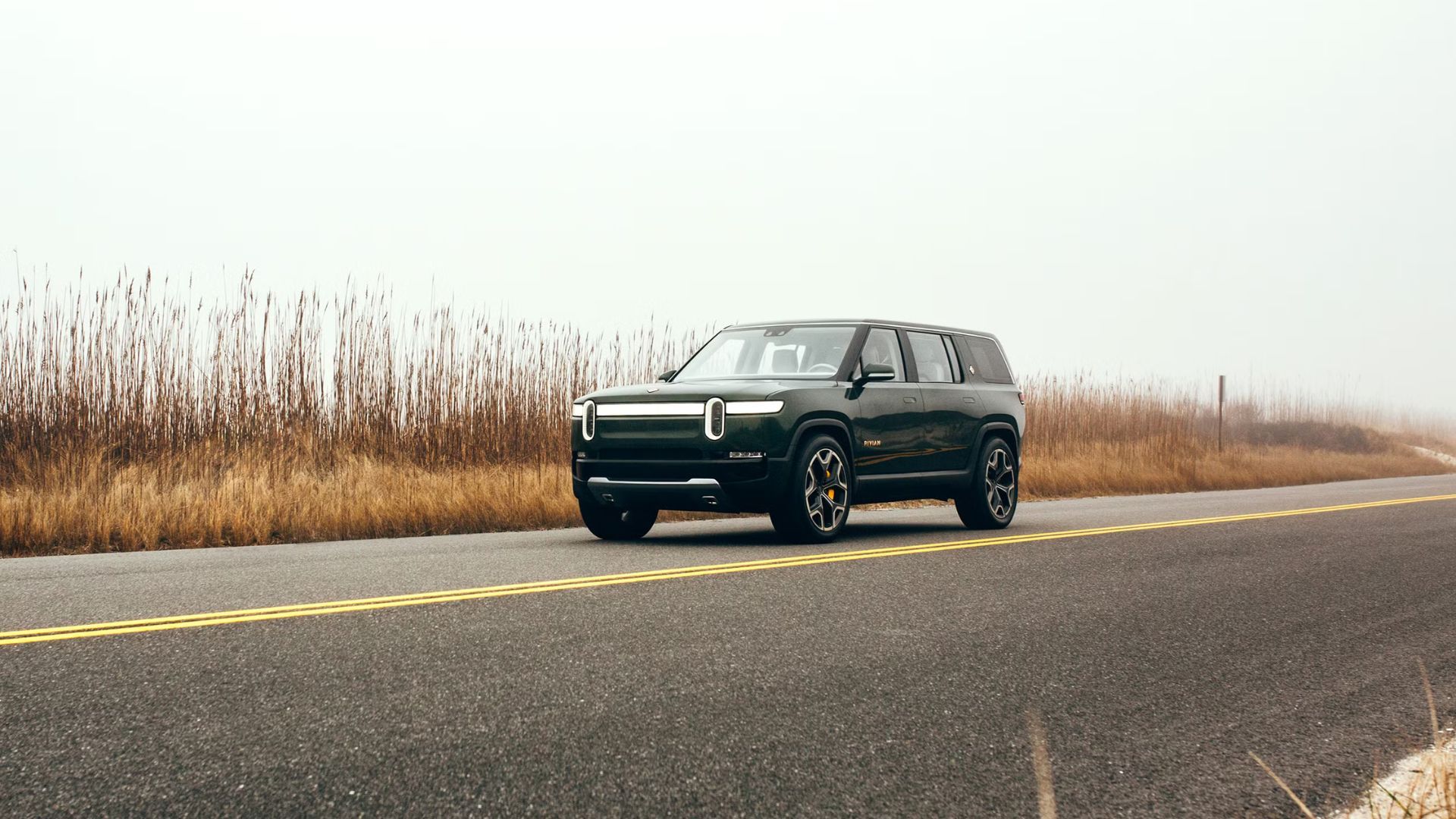 2023 Rivian R1S SUV Pricing, Photos & Specs