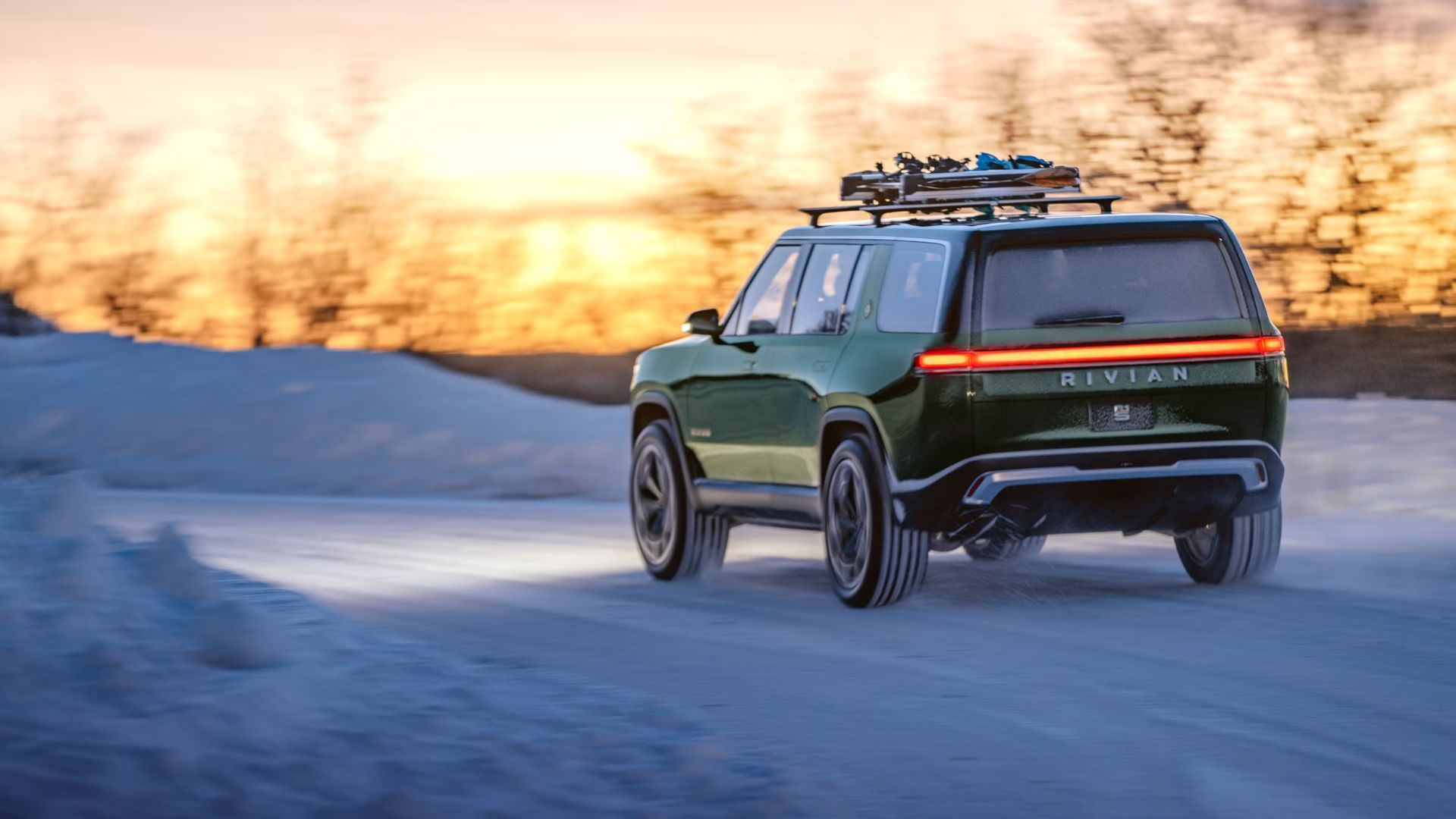 2023 Rivian R1S SUV Pricing, Photos & Specs