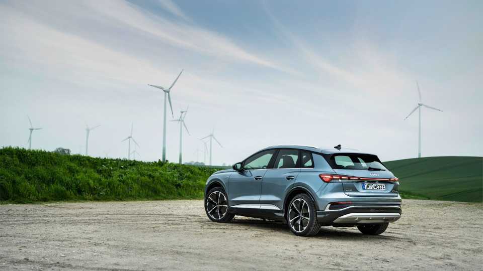 2025 Audi Q4 e-tron - Overview Pricing, Photos & Specs