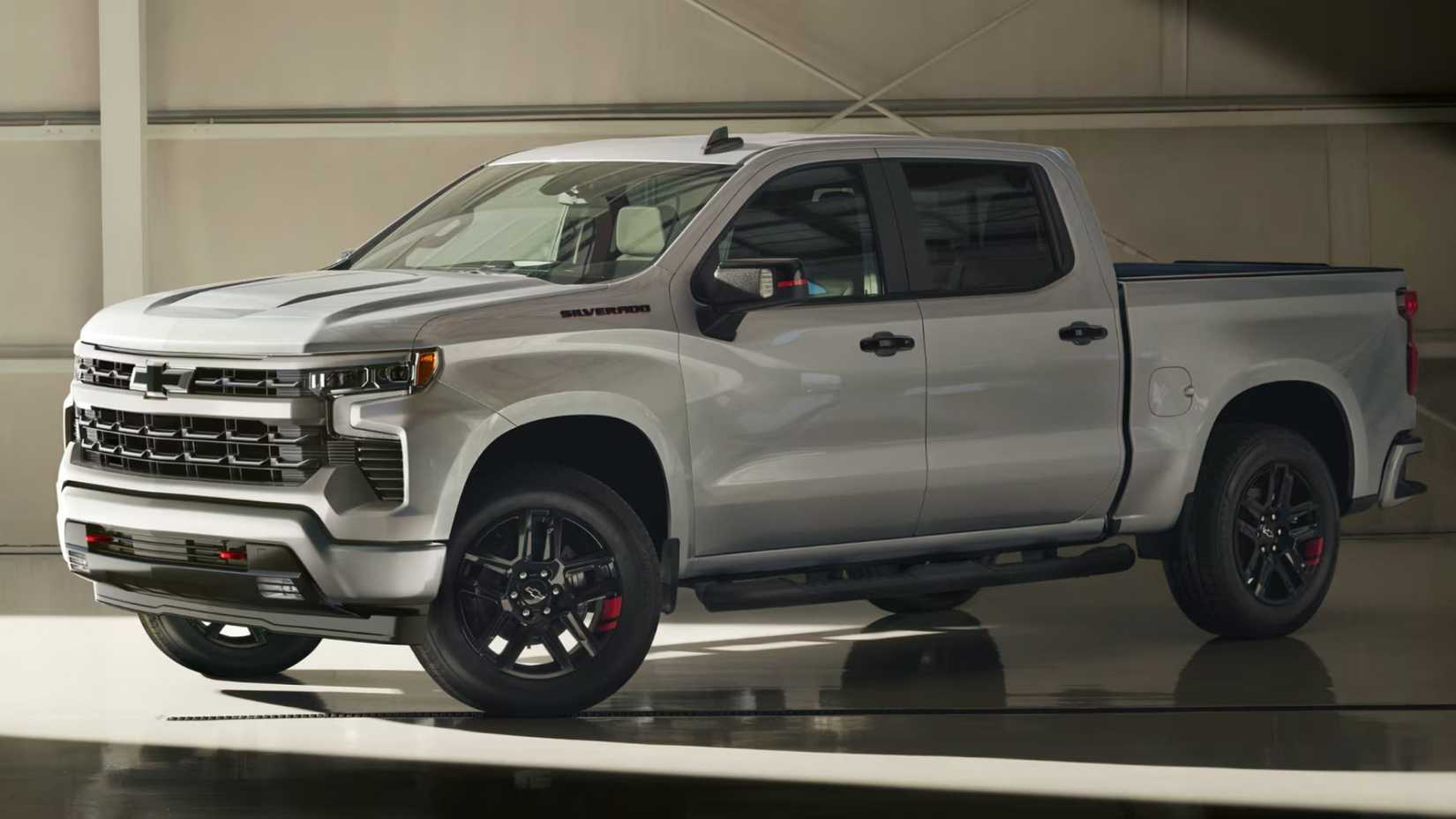 RST vs.Trail Boss: Comparing Chevy Truck Trims For 2026