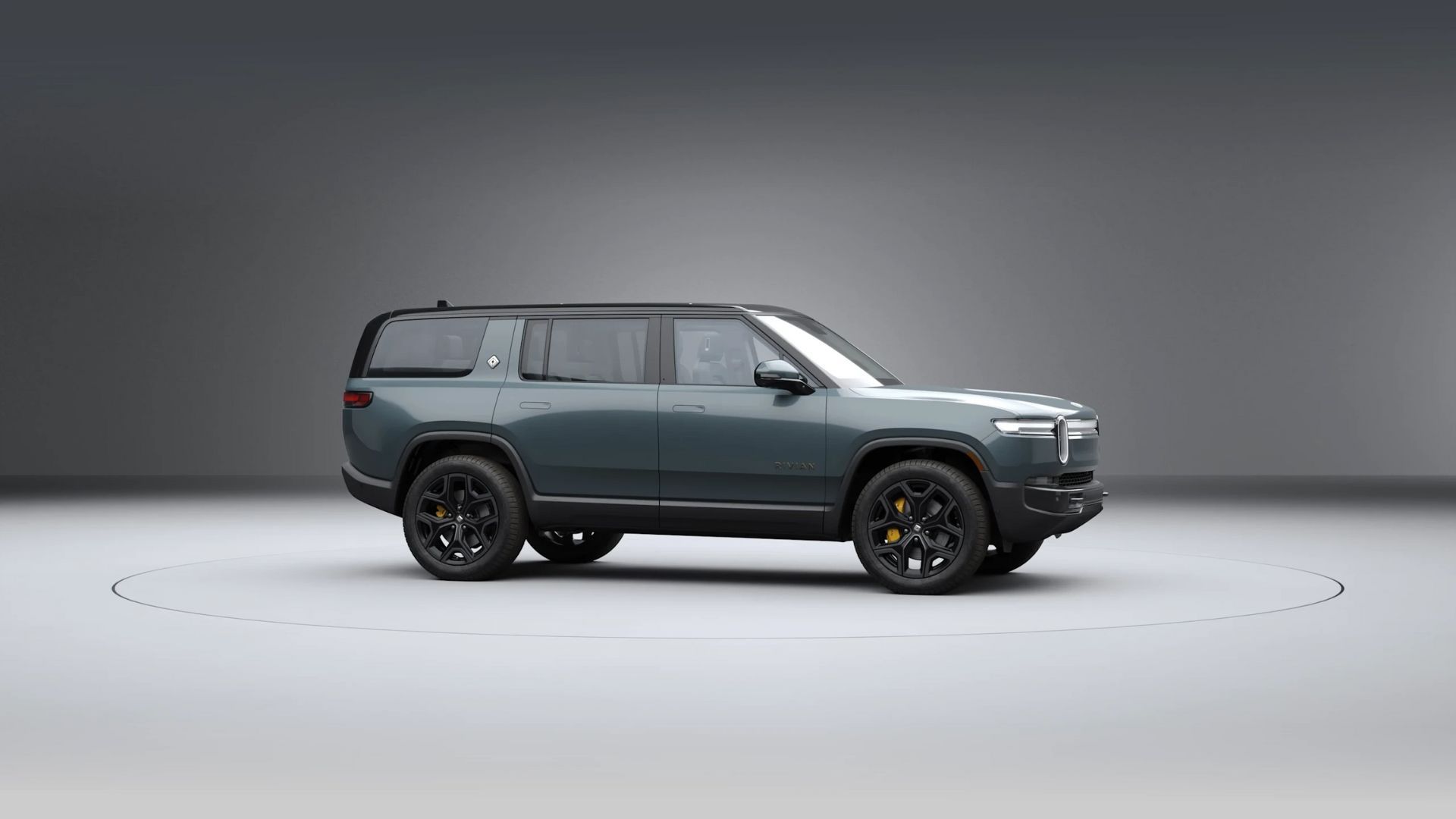2023 Rivian R1S SUV Pricing, Photos & Specs