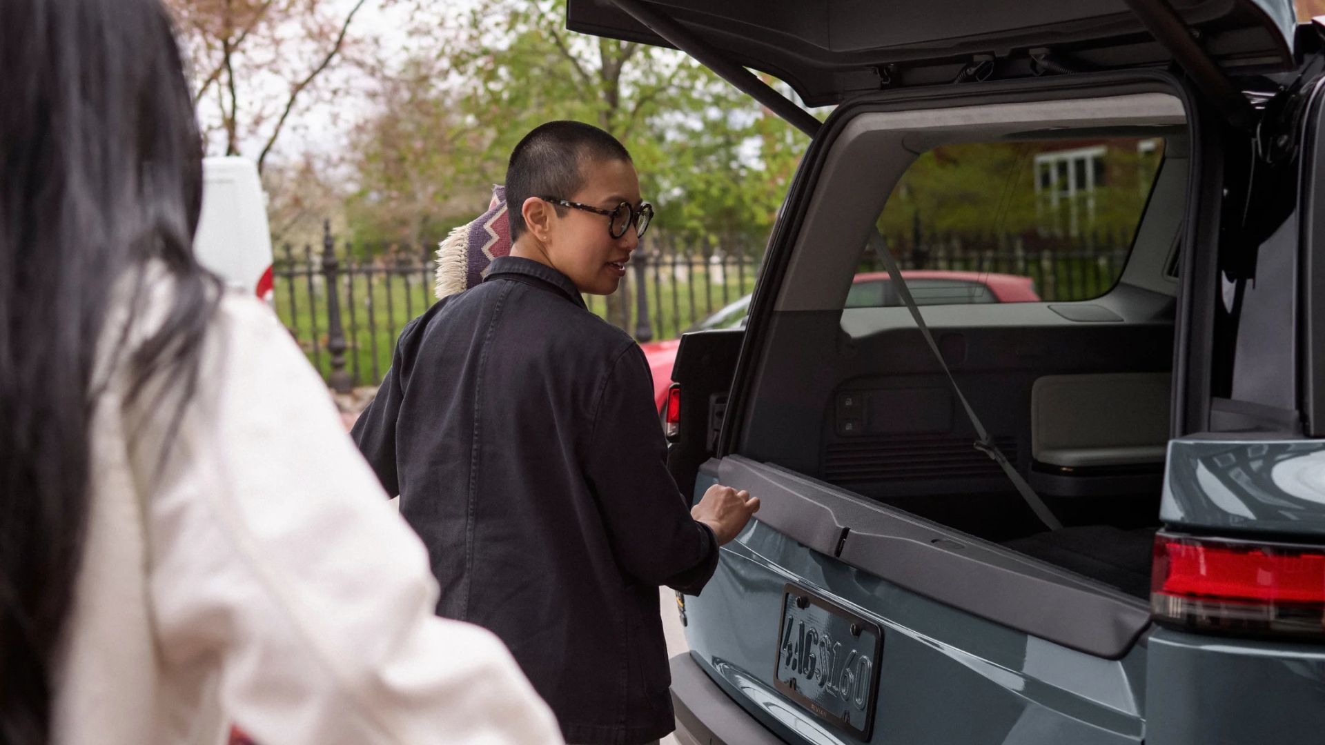 2023 Rivian R1S SUV Pricing, Photos & Specs