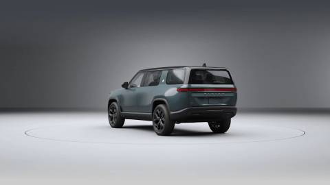2026 Rivian R1S SUV Pricing, Photos & Specs