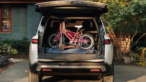 2026 Rivian R1S SUV Pricing, Photos & Specs