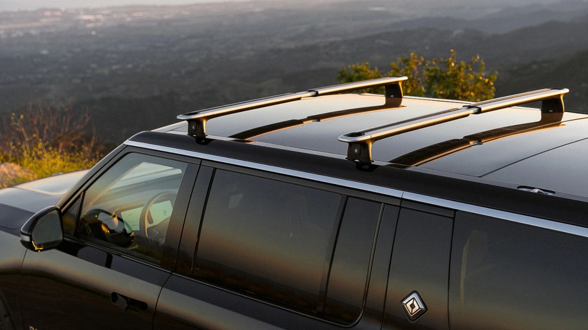 2023 Rivian R1S SUV Pricing, Photos & Specs