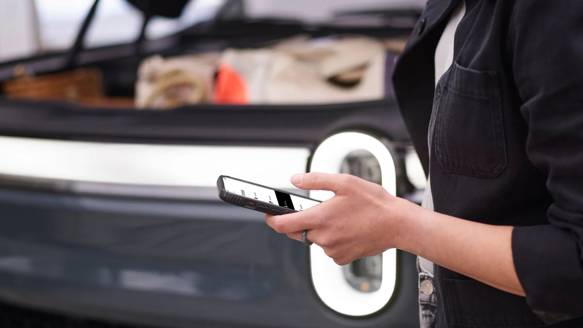 2023 Rivian R1S SUV Pricing, Photos & Specs