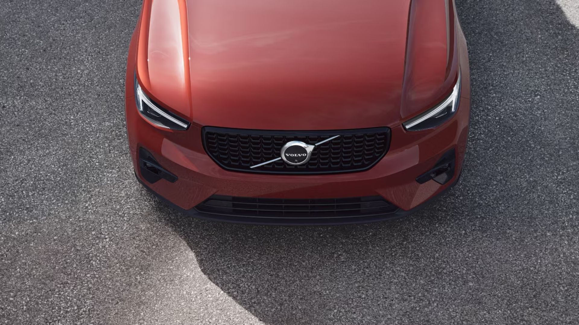 2025 Volvo XC40 Pricing, Photos & Specs