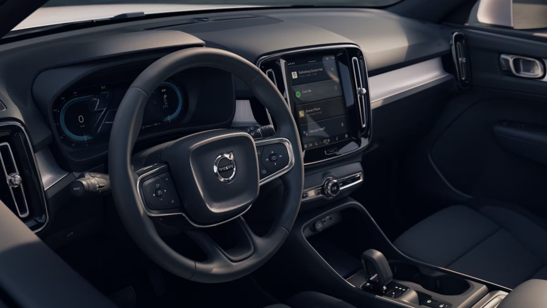 2025 Volvo XC40 Pricing, Photos & Specs