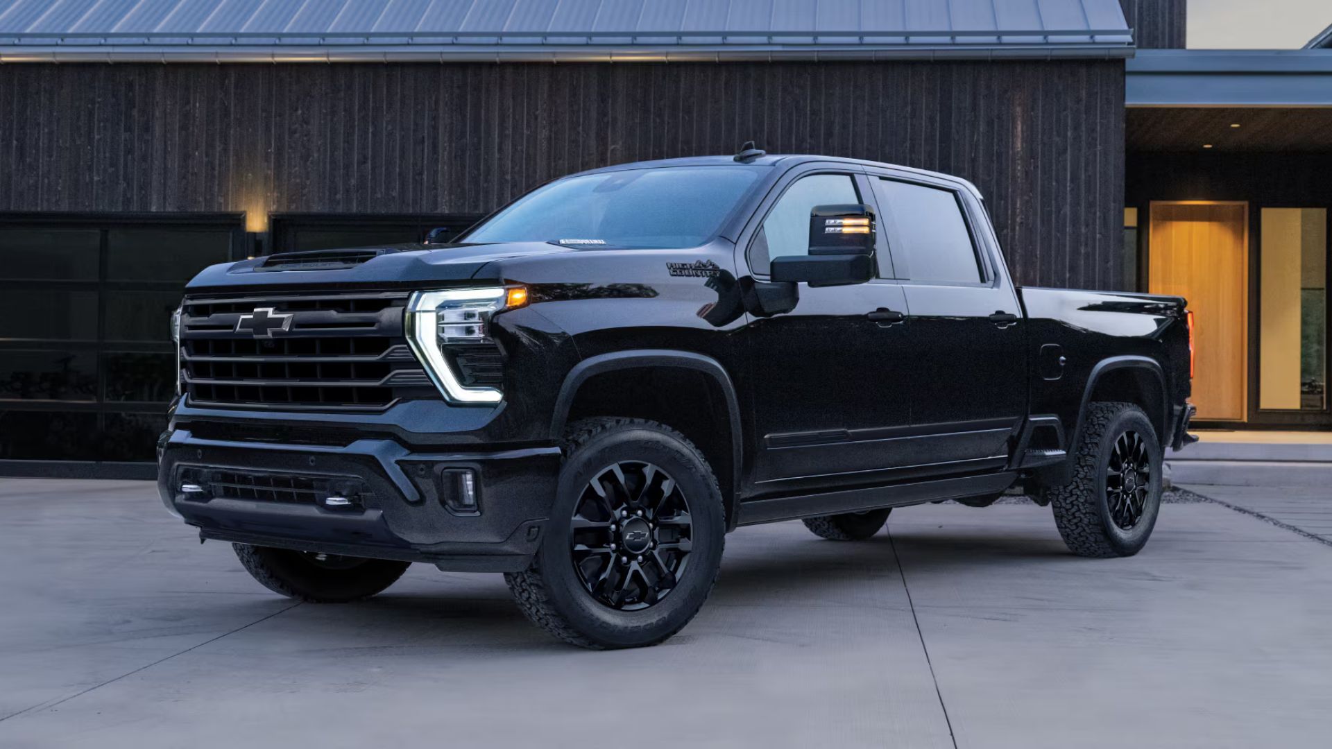 2025 Chevrolet Silverado 2500HD Pricing, Photos & Specs