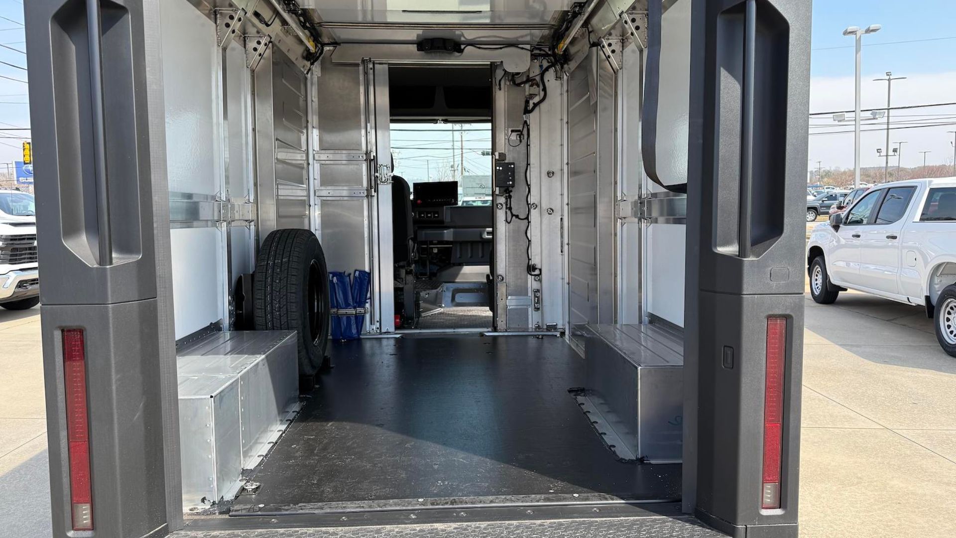 2026 Chevrolet BrightDrop 400 Pricing, Photos & Specs