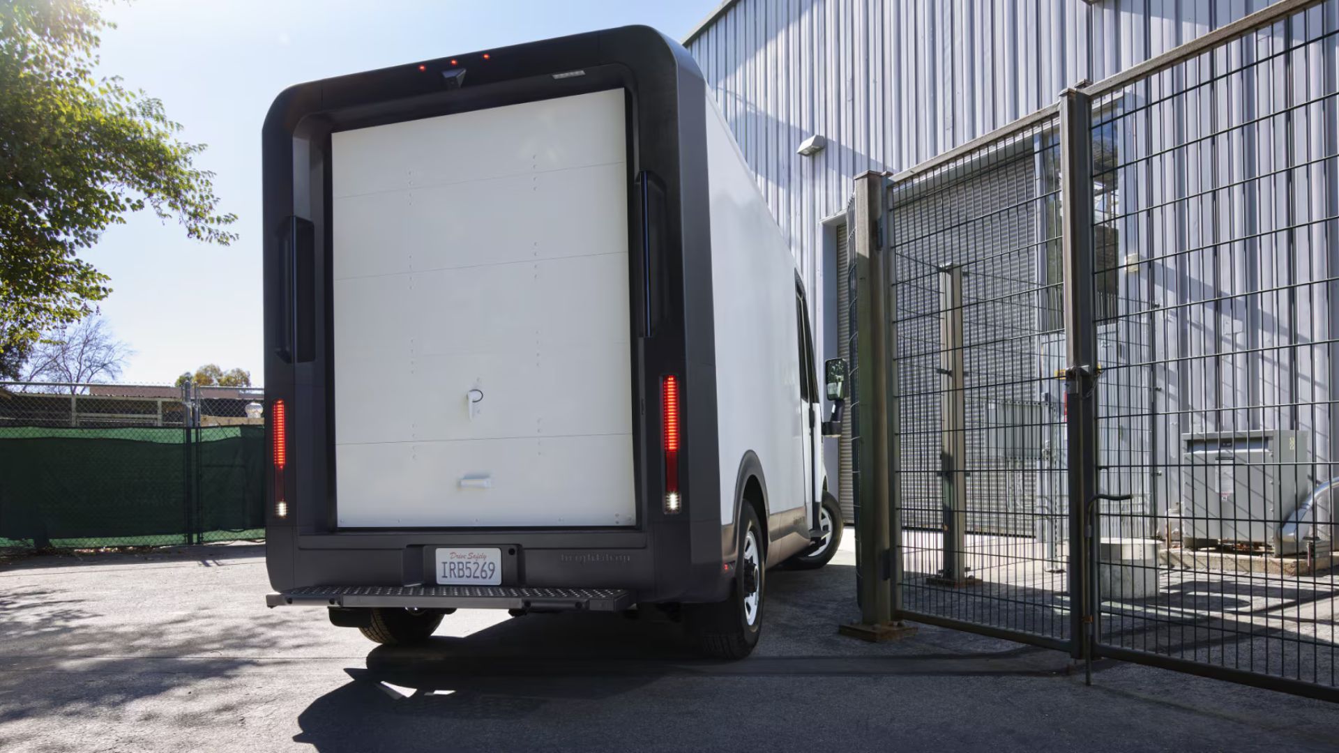 2025 Chevrolet BrightDrop 400 Pricing, Photos & Specs