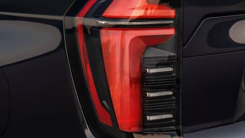 2025 Chevrolet Suburban Pricing, Photos & Specs
