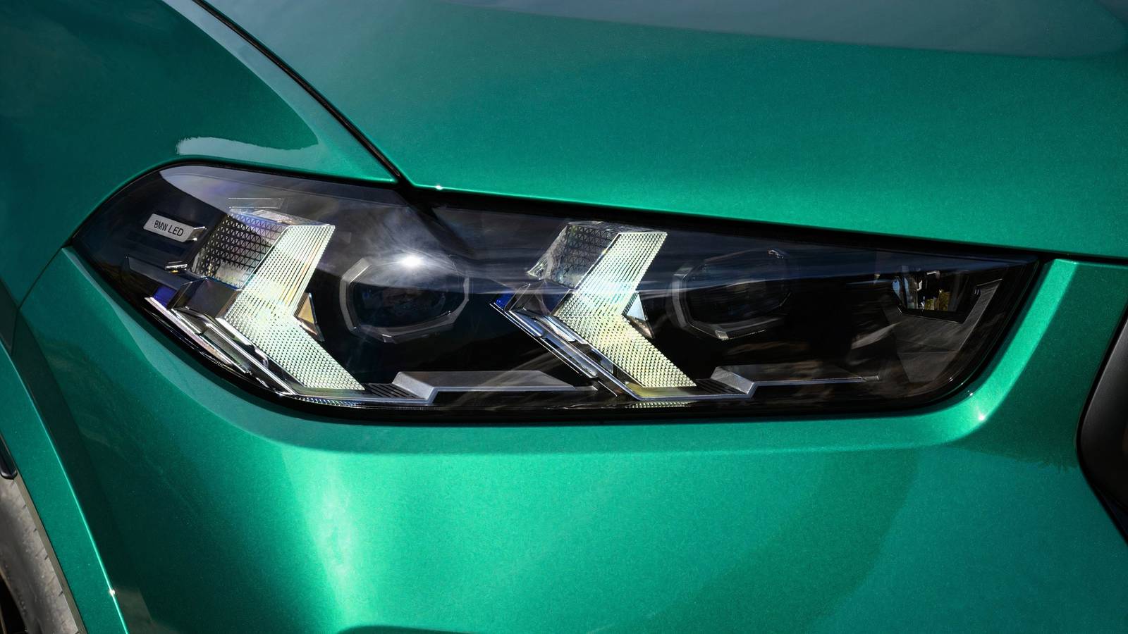 Best Luxury Midsize SUVs of 2026| Top-Rated Midsize Luxury SUVs | CarBuzz