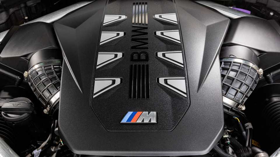 2025 BMW X6 Pricing, Photos & Specs