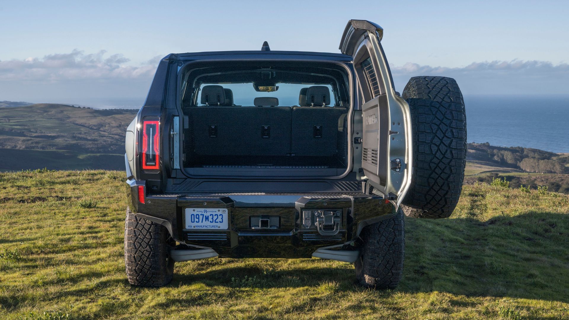 2026 GMC HUMMER EV SUV Pricing, Photos & Specs